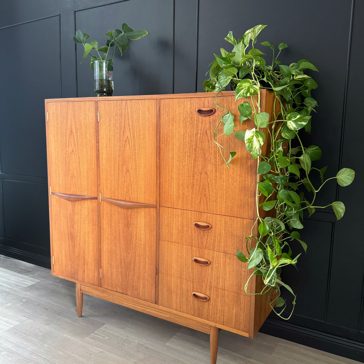 ‘Chiswell’ Cocktail Cabinet / Sideboard / Buffet – Upcycld
