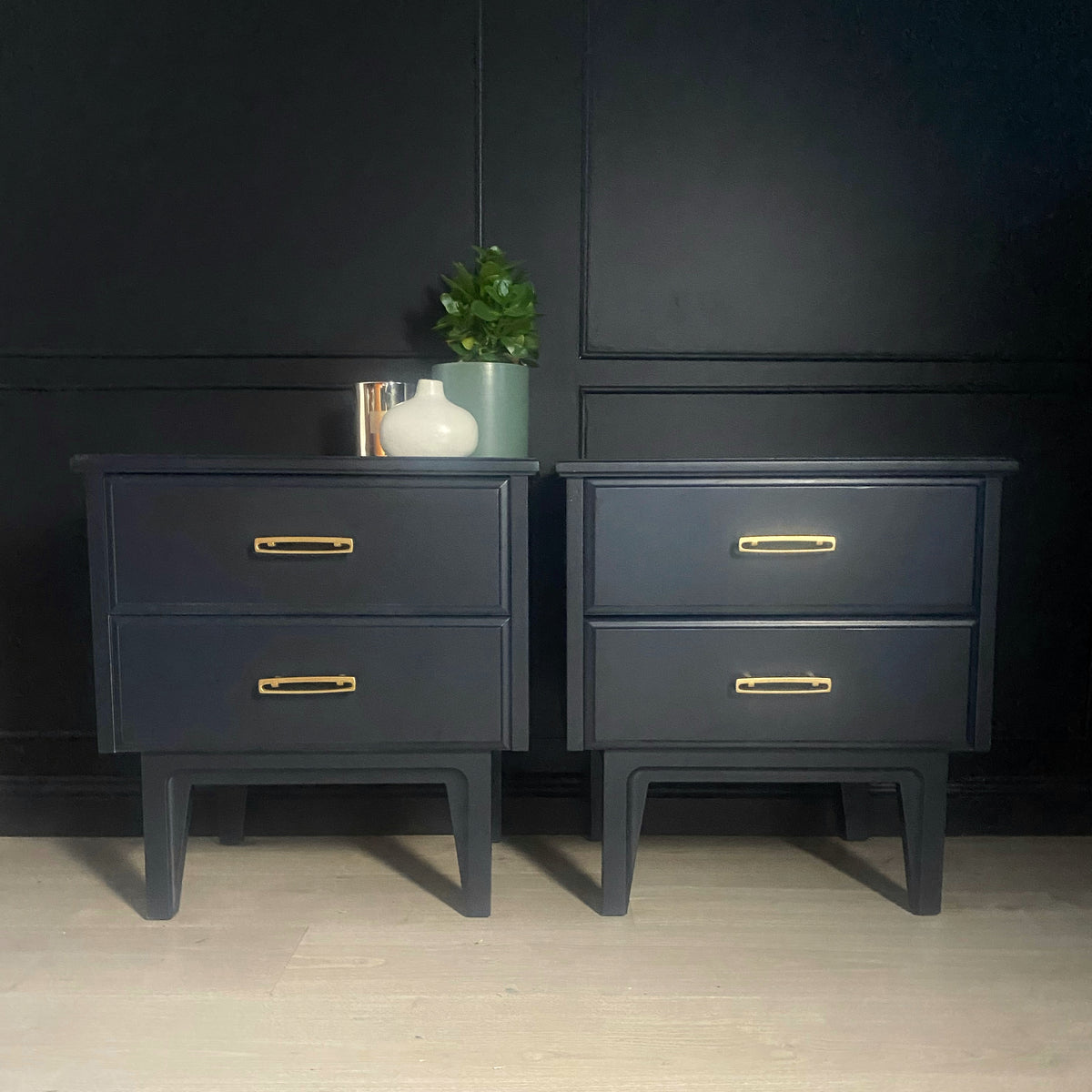 MCM / vintage bedside tables (set) – Upcycld