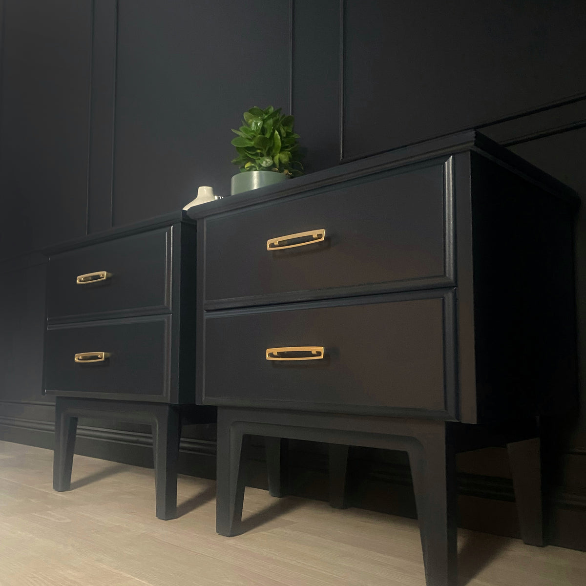 MCM / vintage bedside tables (set) – Upcycld